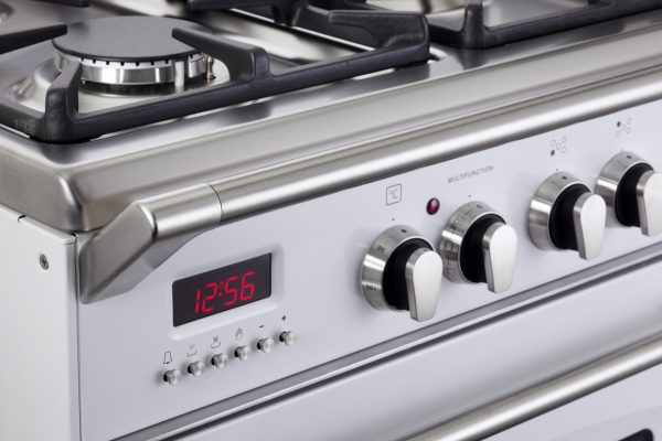 Vintage twin cavity dual fuel Range Cooker in Gloss White - De'Longhi