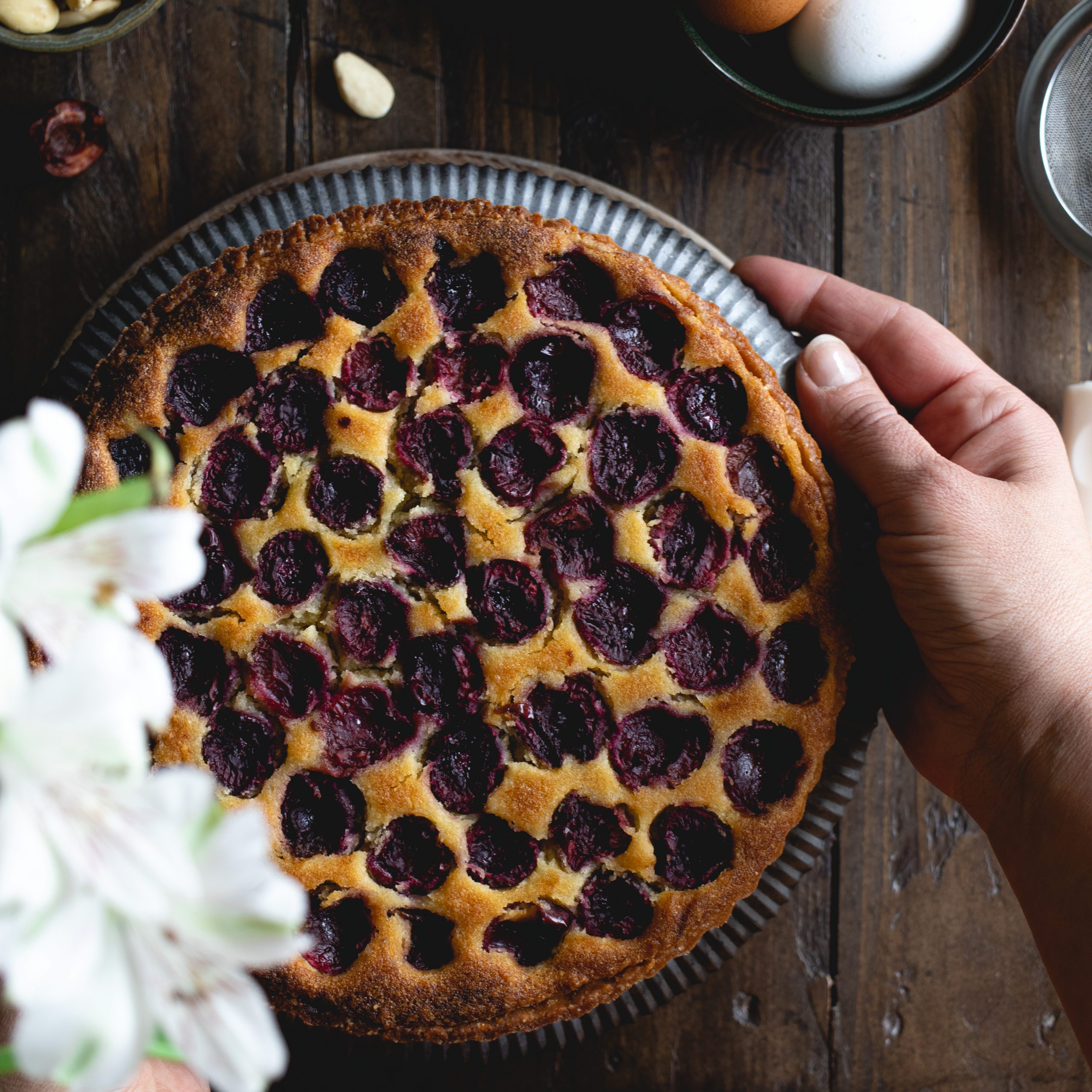 Cherry tart with frangipane cream - De'Longhi